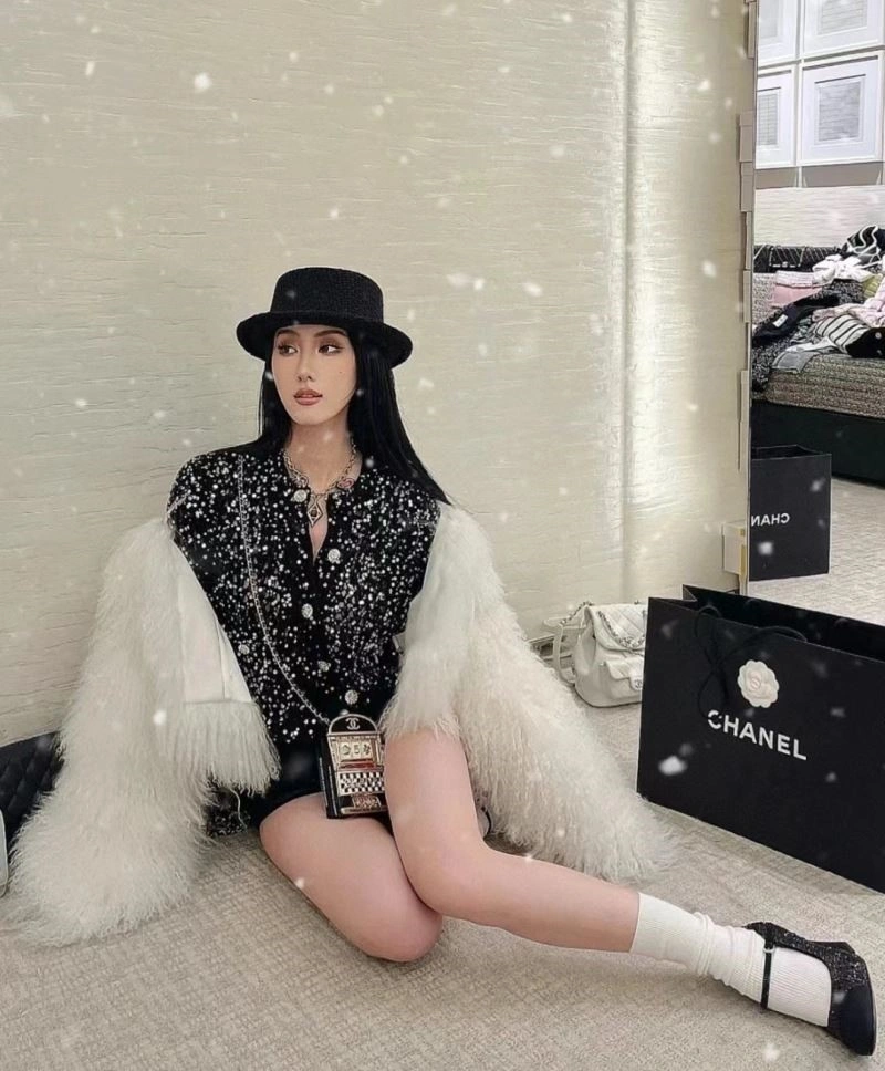 Cut-rate Chanel Necklaces