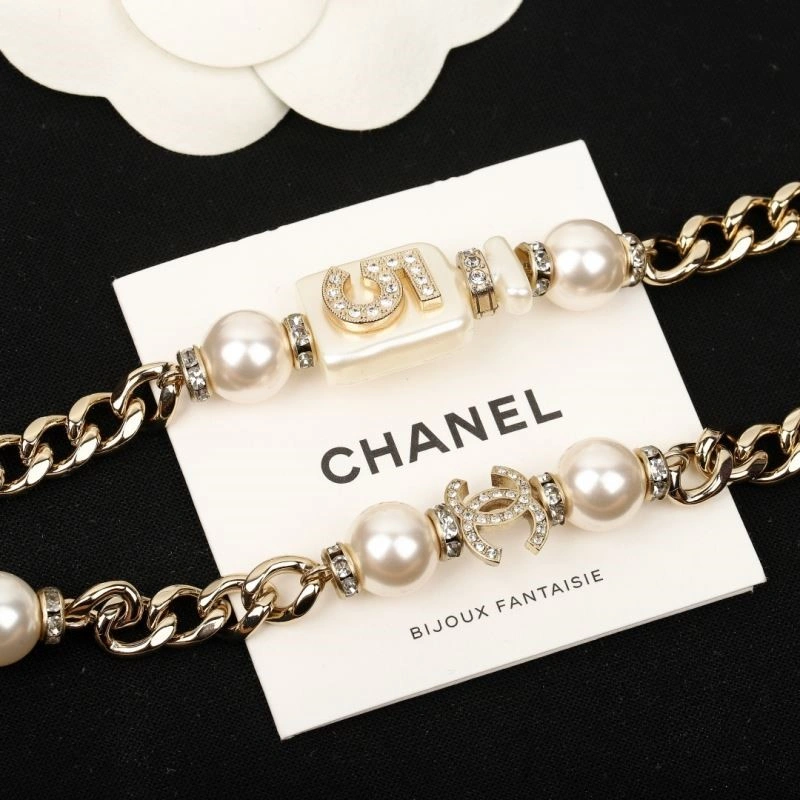 Top mirror Chanel Necklaces