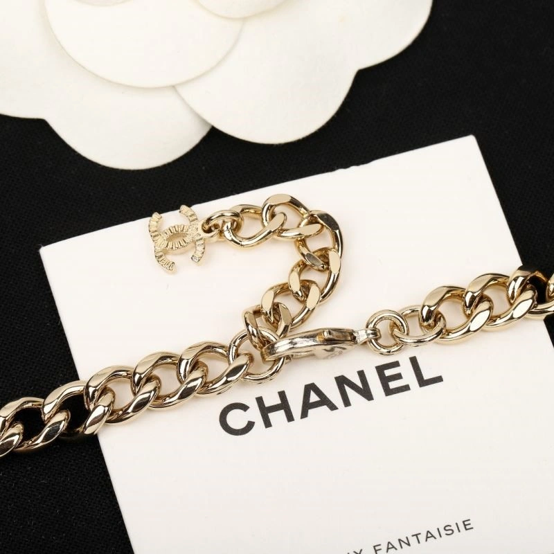 Top mirror Chanel Necklaces