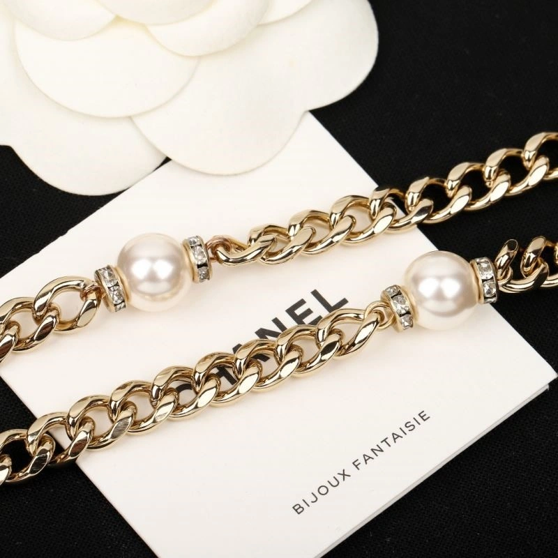 Top mirror Chanel Necklaces