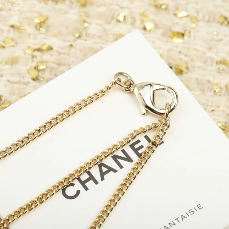 Top mirror Chanel Necklaces