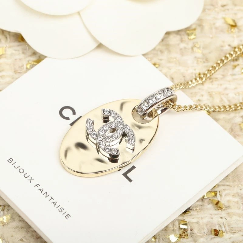 Top mirror Chanel Necklaces