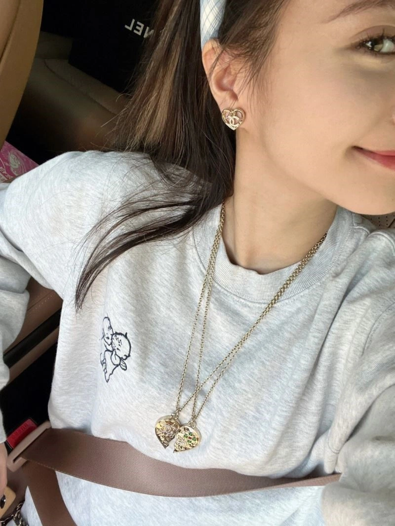 Exact replica Chanel Necklaces