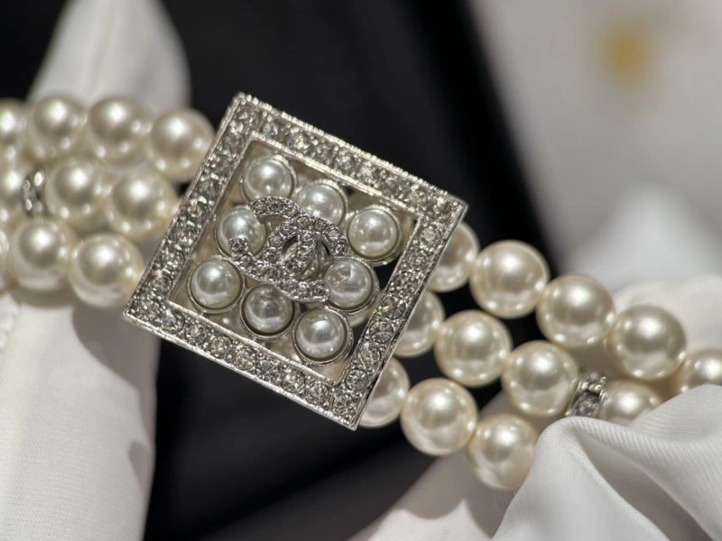 Cut-rate Chanel Necklaces