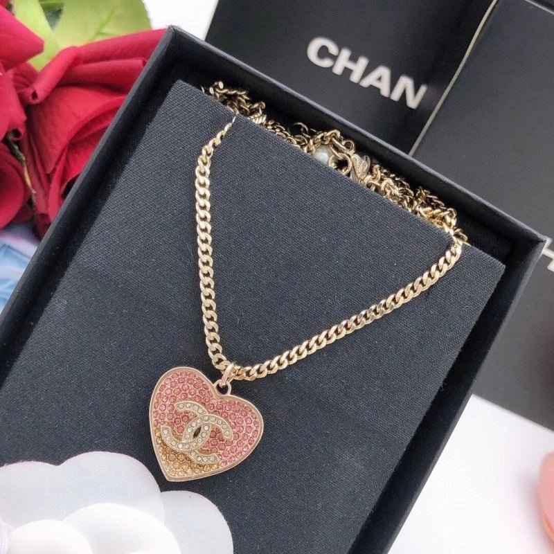 Top mirror Chanel Necklaces