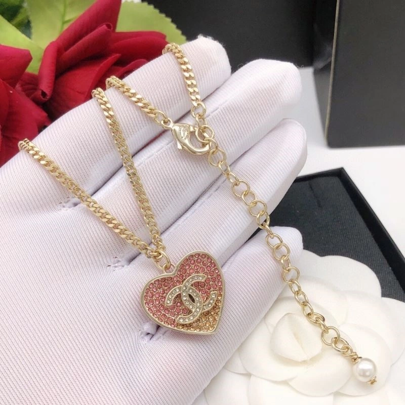Top mirror Chanel Necklaces
