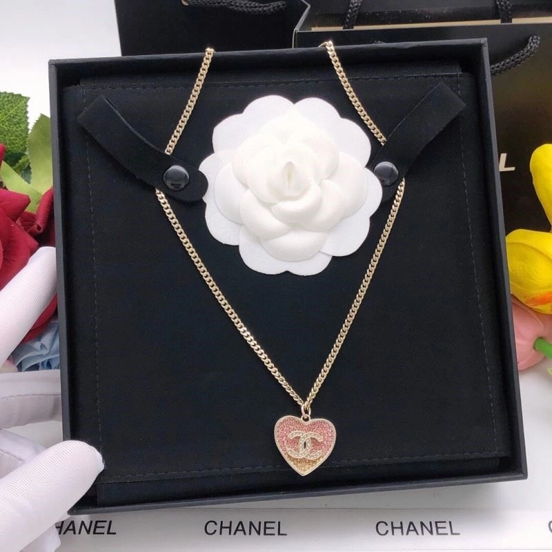 Top mirror Chanel Necklaces