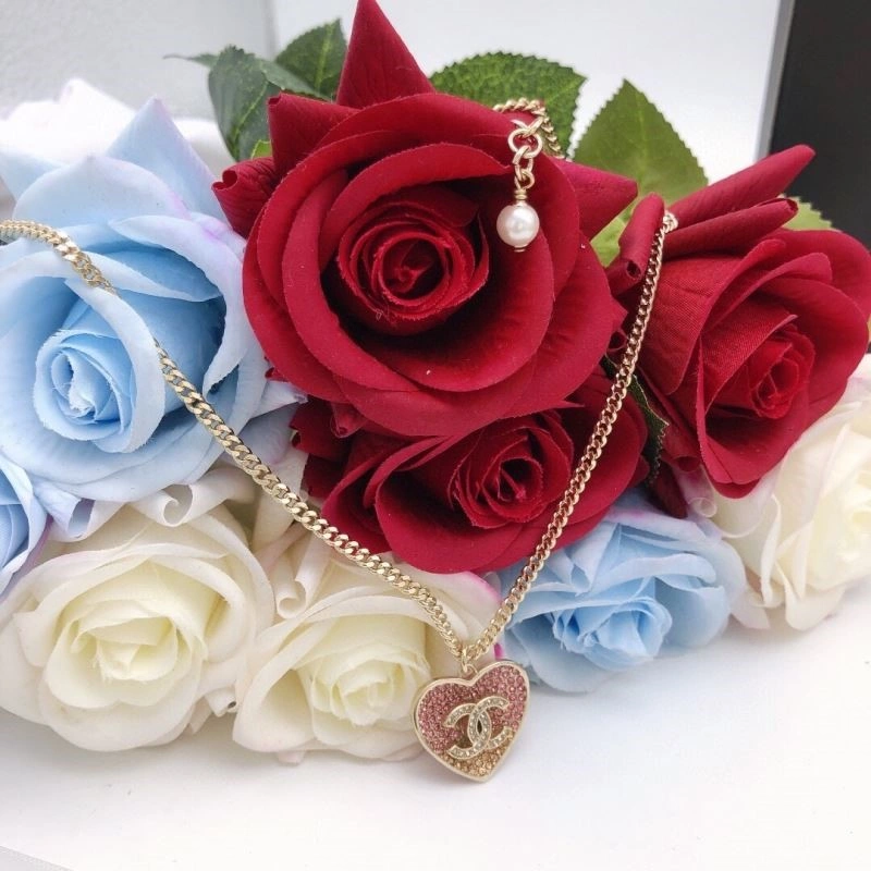 Top mirror Chanel Necklaces