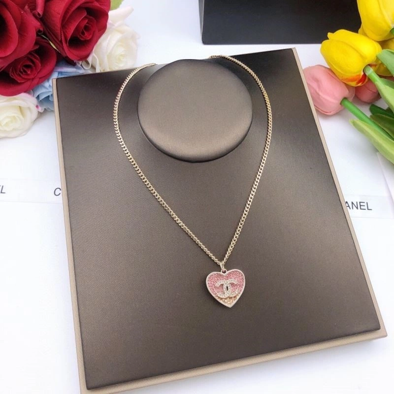 Top mirror Chanel Necklaces