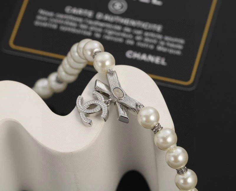 Top mirror Chanel Necklaces