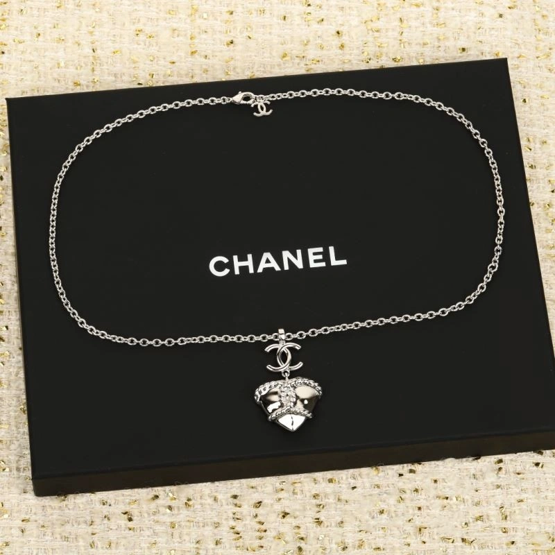 Accurate model Chanel Necklaces