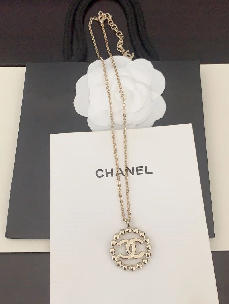 Top mirror Chanel Necklaces
