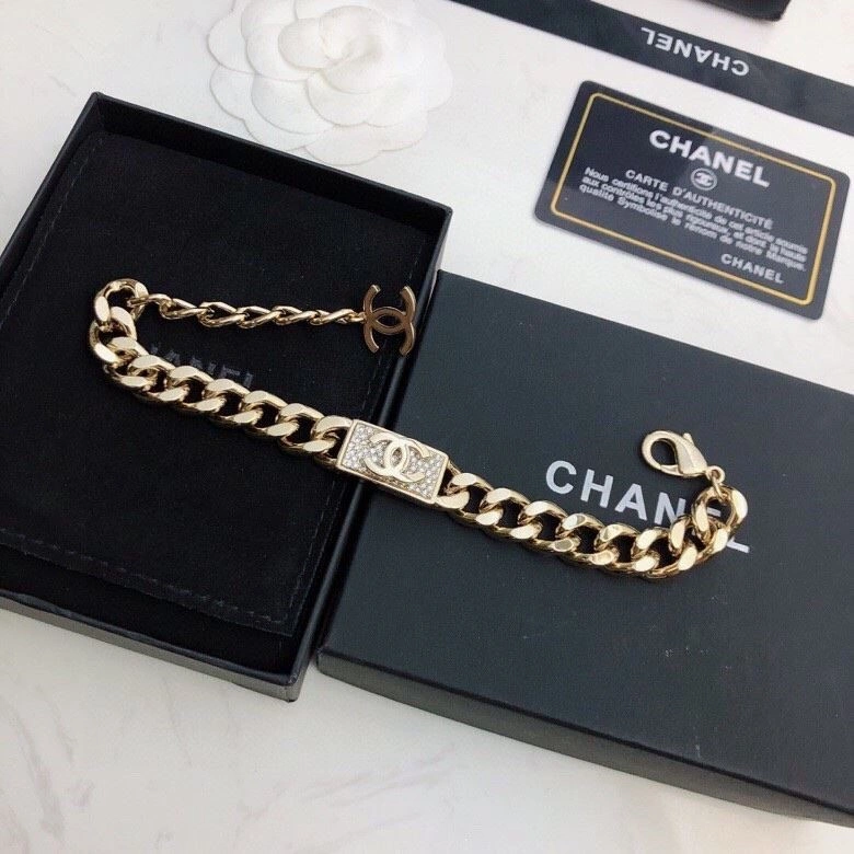 Accurate model Chanel Necklaces