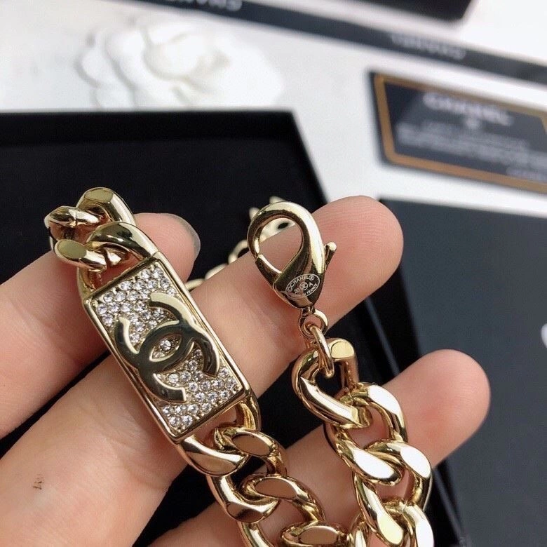 Accurate model Chanel Necklaces