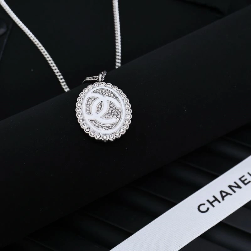 Accurate model Chanel Necklaces