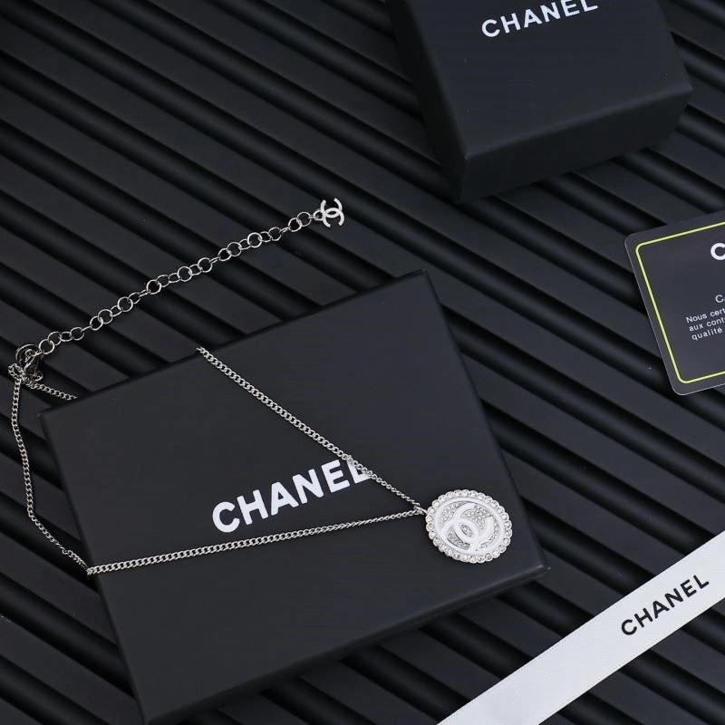 Accurate model Chanel Necklaces
