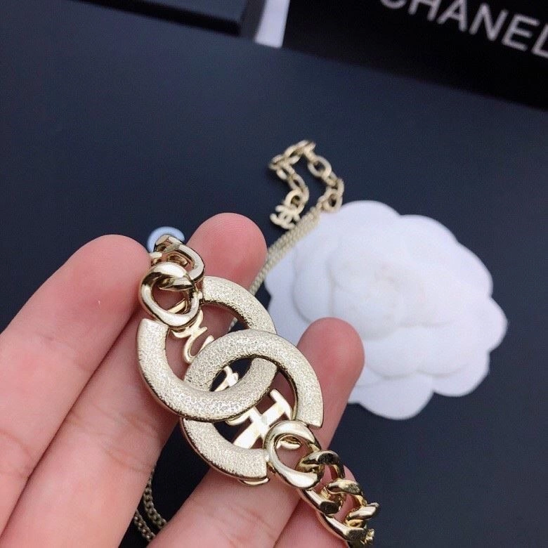 Top mirror Chanel Necklaces