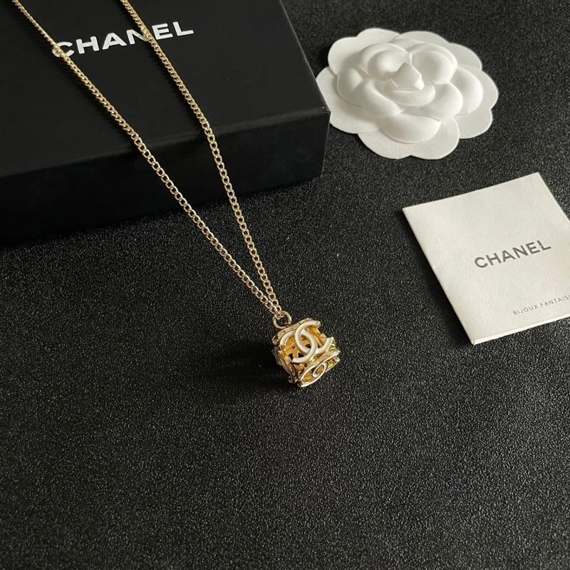Accurate model Chanel Necklaces