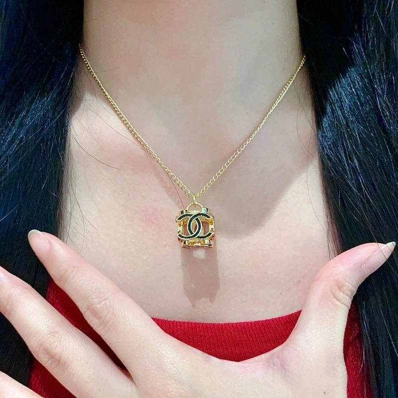 Low-cost Chanel Necklaces