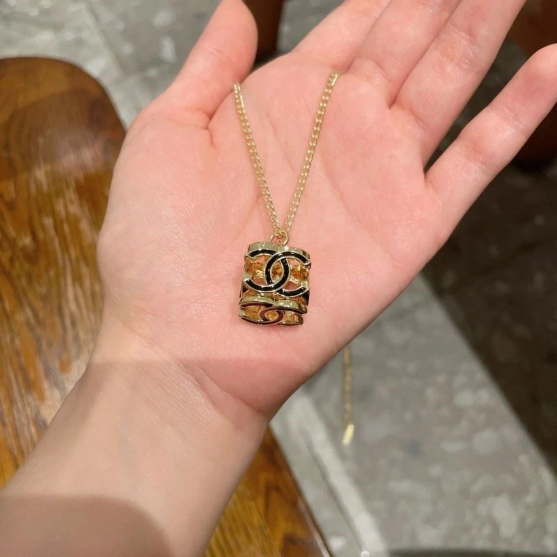 Low-cost Chanel Necklaces
