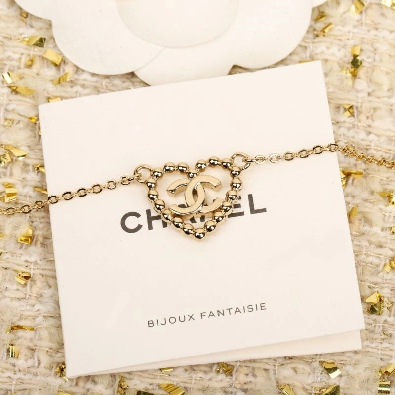 Top mirror Chanel Necklaces