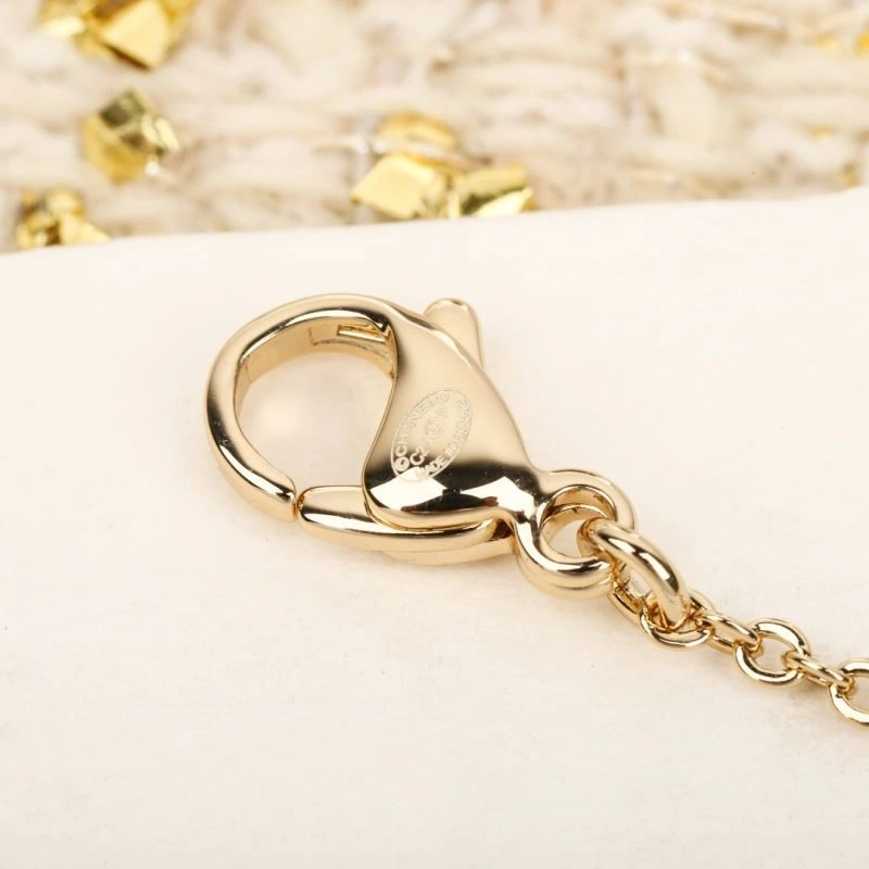 Top mirror Chanel Necklaces