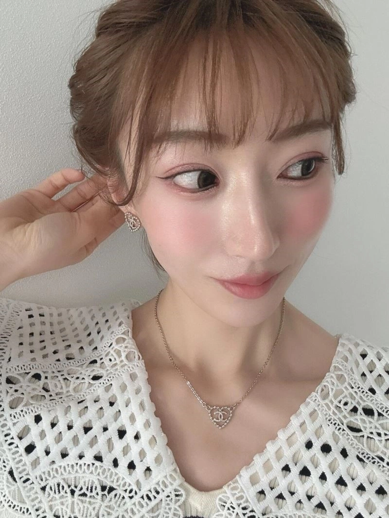 Top mirror Chanel Necklaces