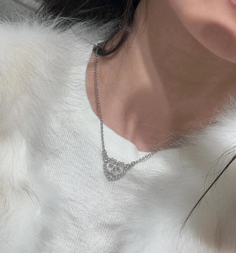 Top mirror Chanel Necklaces