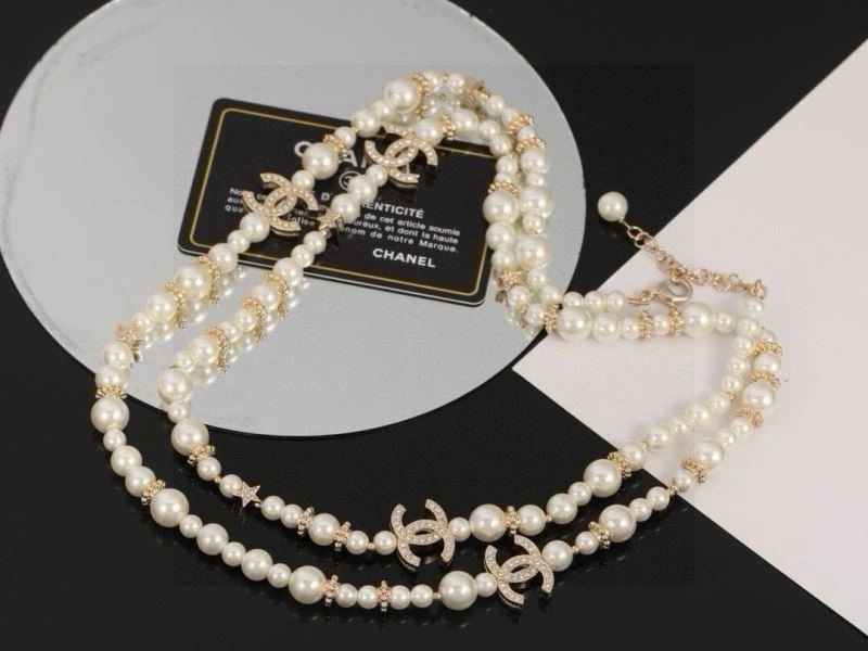 Top match Chanel Necklaces