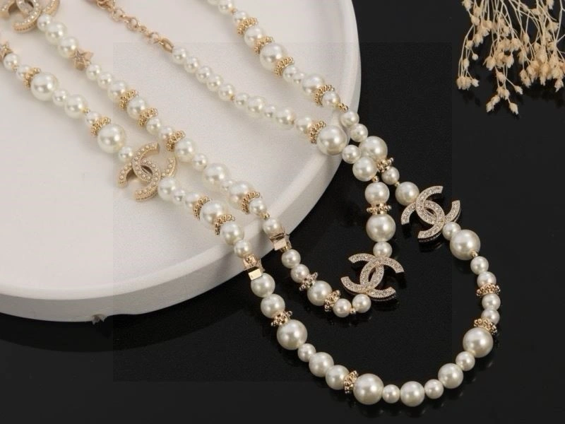 Top match Chanel Necklaces