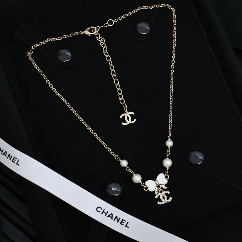 Top match Chanel Necklaces