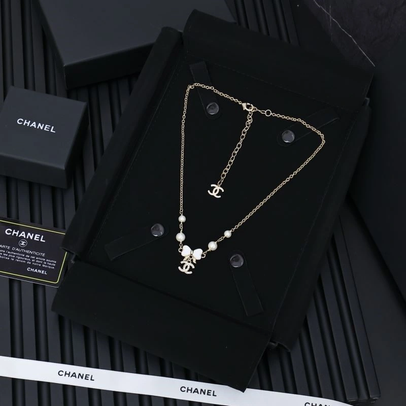 Top match Chanel Necklaces