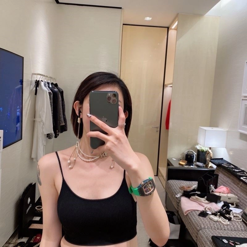 Bargain Chanel Necklaces