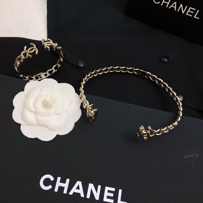 Inexpensive Chanel Necklaces