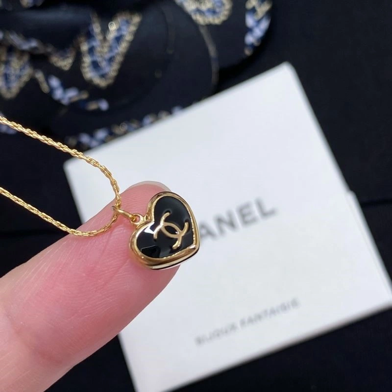Top match Chanel Necklaces