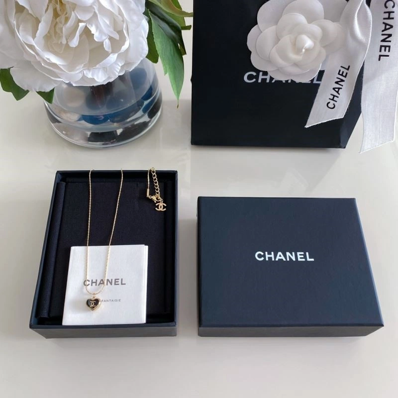 Top match Chanel Necklaces