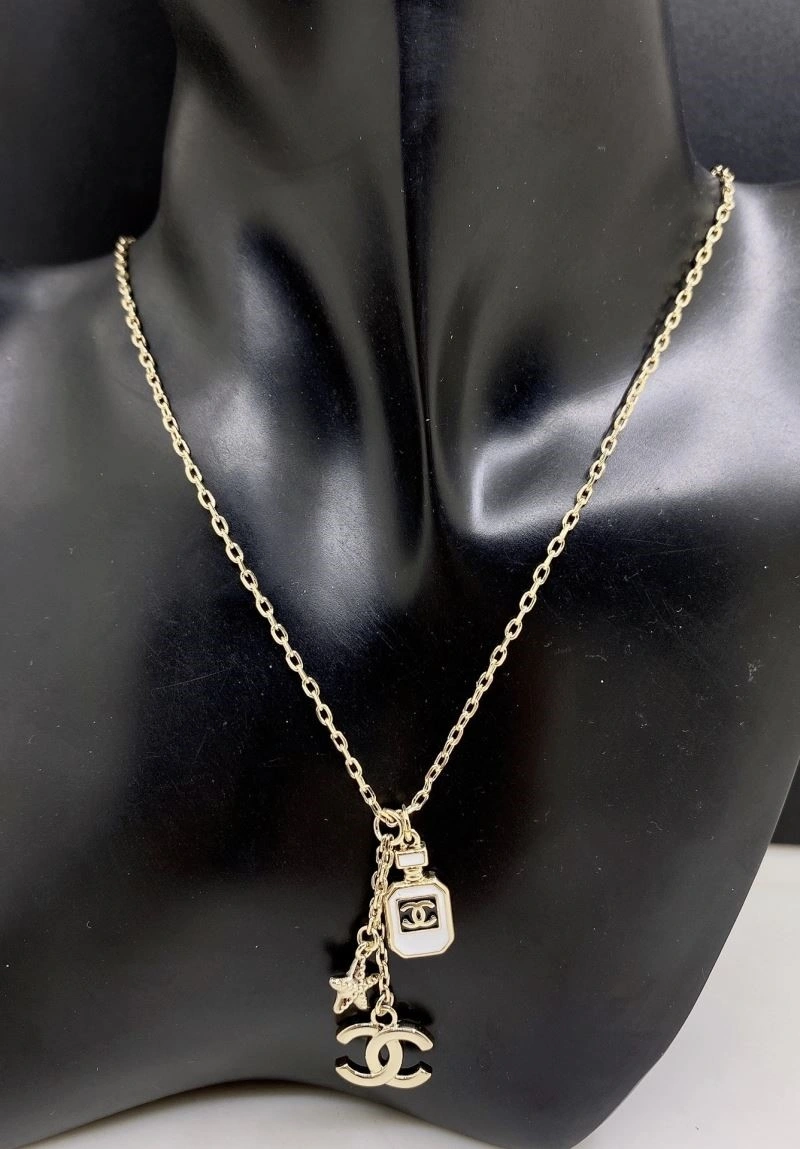Bargain Chanel Necklaces