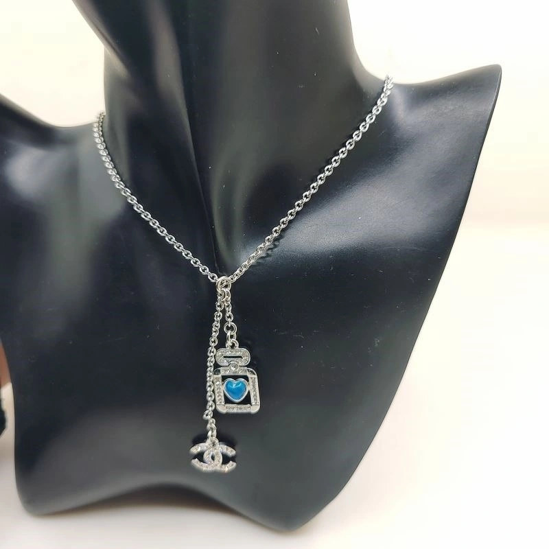 Accurate model Chanel Necklaces