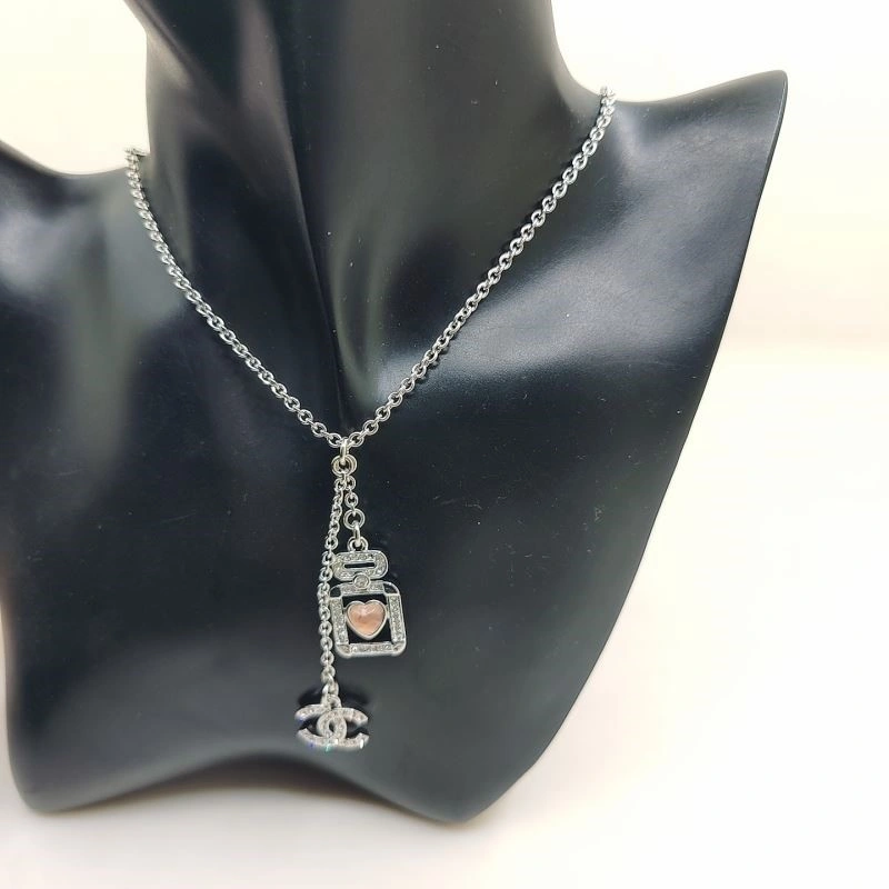 Accurate model Chanel Necklaces