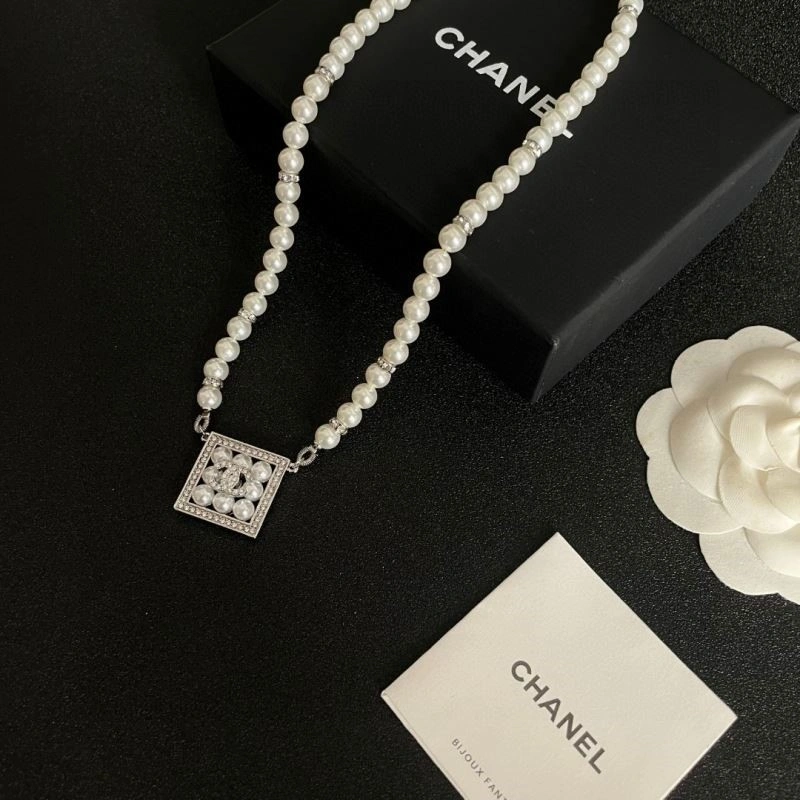 Inexpensive Chanel Necklaces