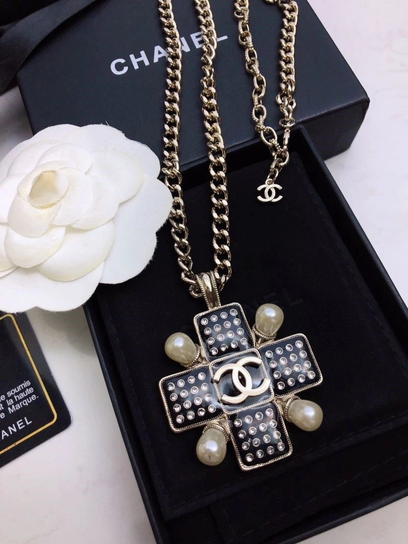 Brand-authenticated Chanel Necklaces