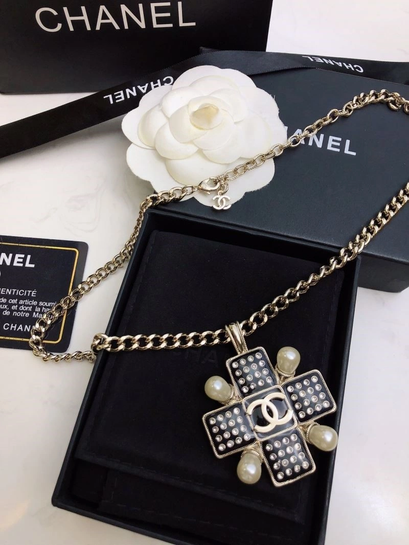 Brand-authenticated Chanel Necklaces