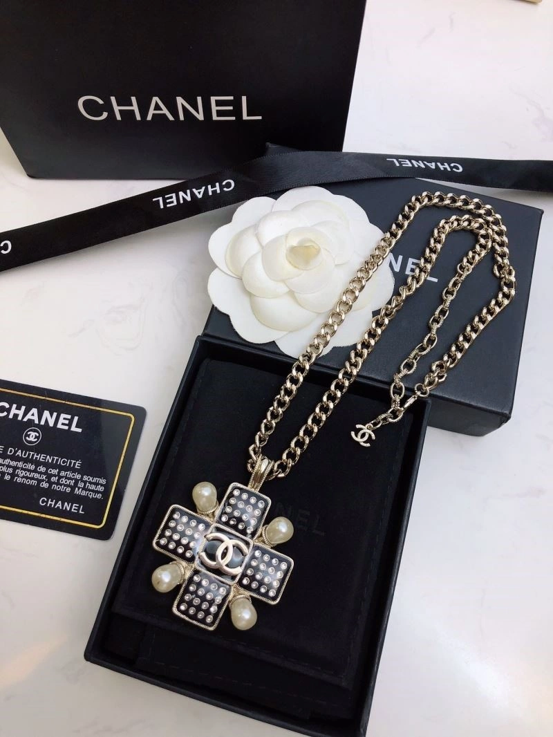 Brand-authenticated Chanel Necklaces