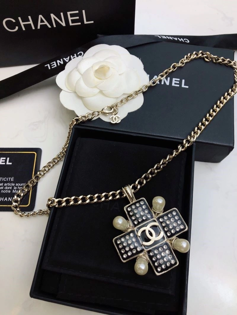 Brand-authenticated Chanel Necklaces