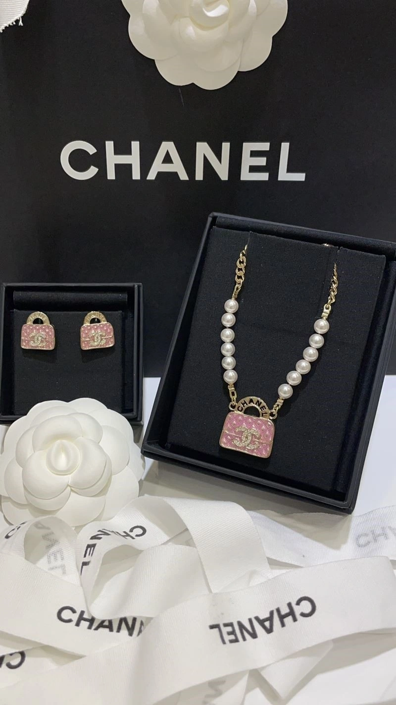 Discounted Chanel Necklaces