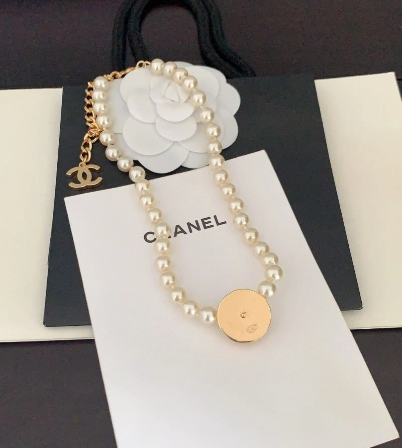 Top mirror Chanel Necklaces