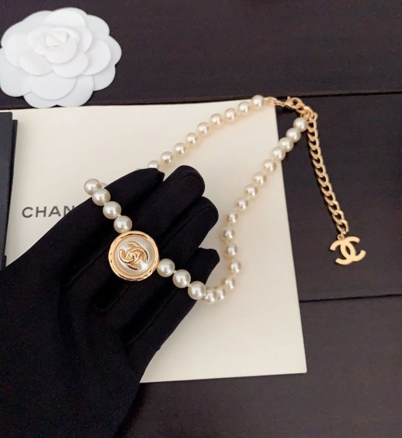 Top mirror Chanel Necklaces