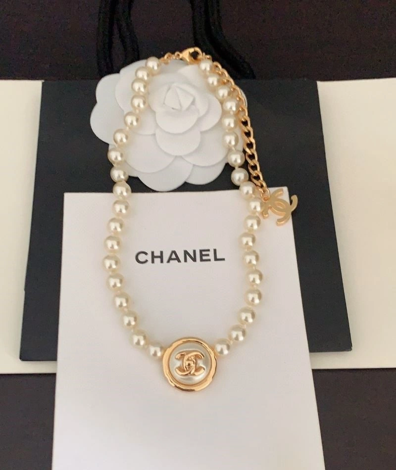 Top mirror Chanel Necklaces