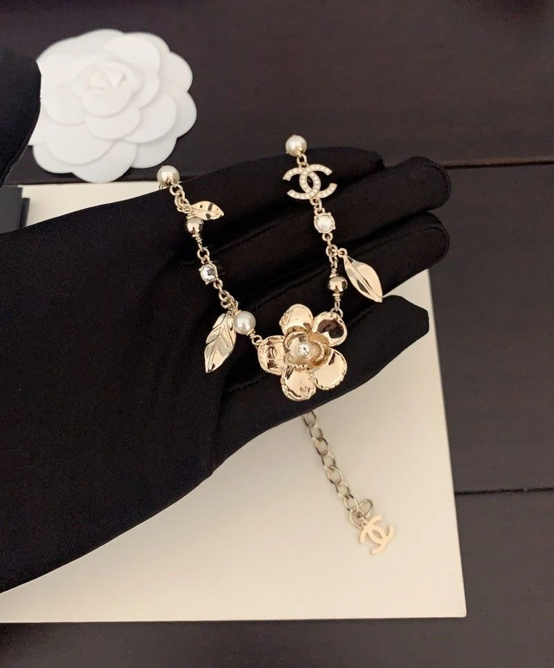 Top match Chanel Necklaces