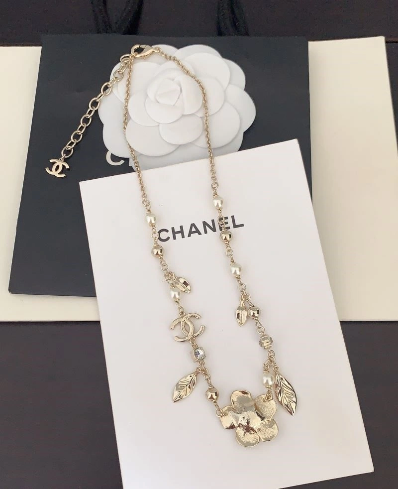Top match Chanel Necklaces